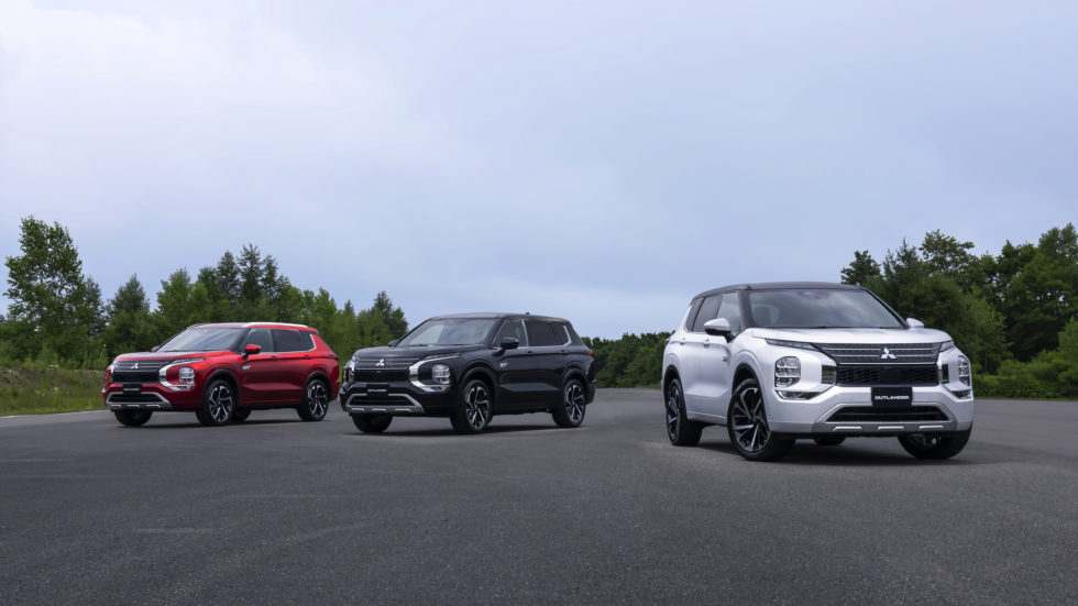 The All-New Outlander PHEV Three Vehicles - Mitsubishi Motors Canadian ...